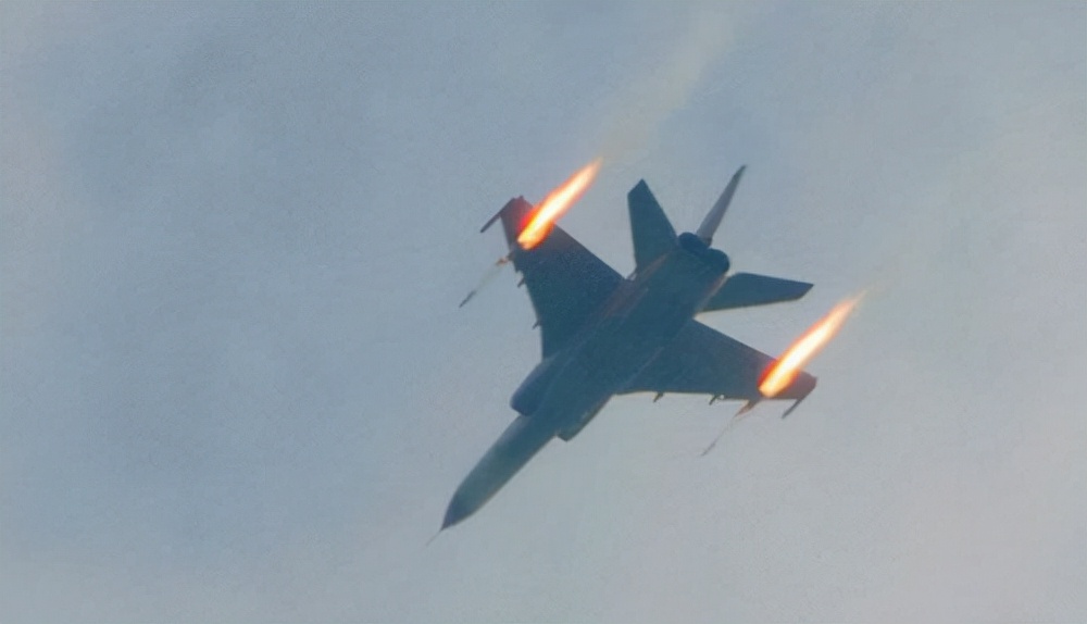 JH-7: "Flying Leopard" fighter-bomber, previously known as H-7 bomber ...