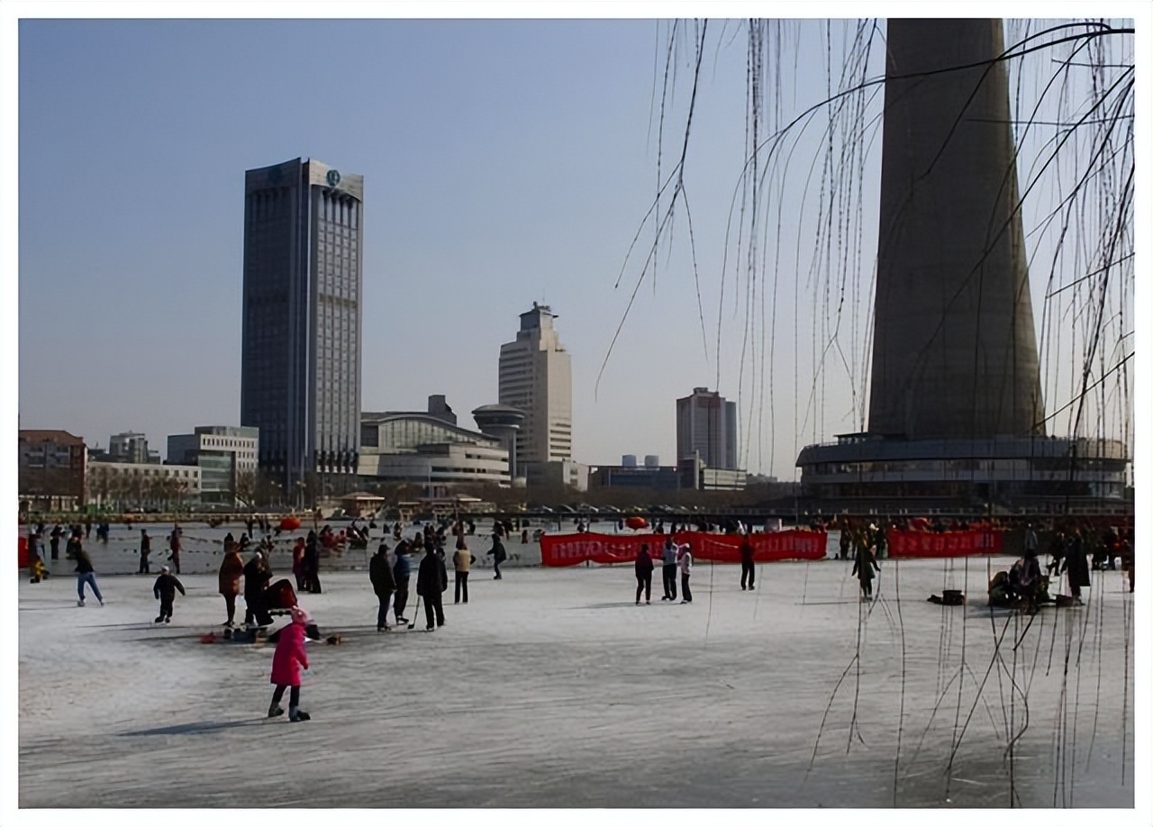 There is a beautiful lake scene in Tianjin, with the wonders of the ...
