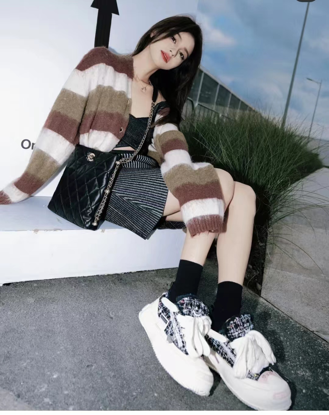 19 sets of contrasting color sweaters and cardigans to wear, simple and ...