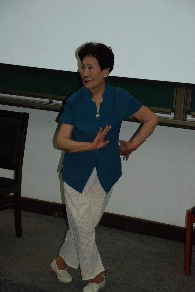 The famous Peking Opera master Wang Yinqiu is reluctant to admit Li ...