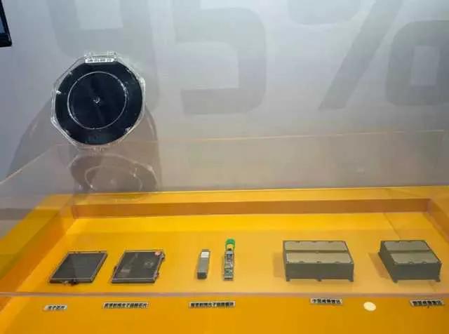 Photonic chips, quantum lithography machines, and EDA are all here ...