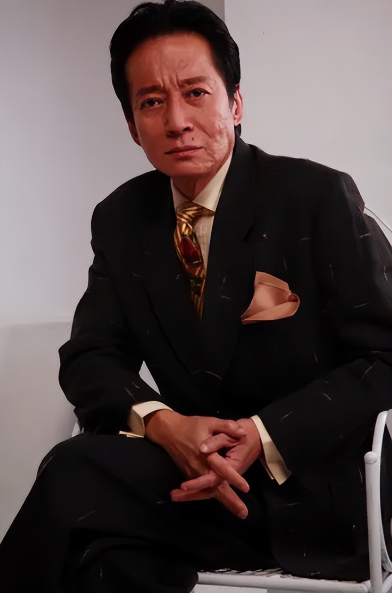 The old drama Gu Fang has just posted photos of hospitalization ...