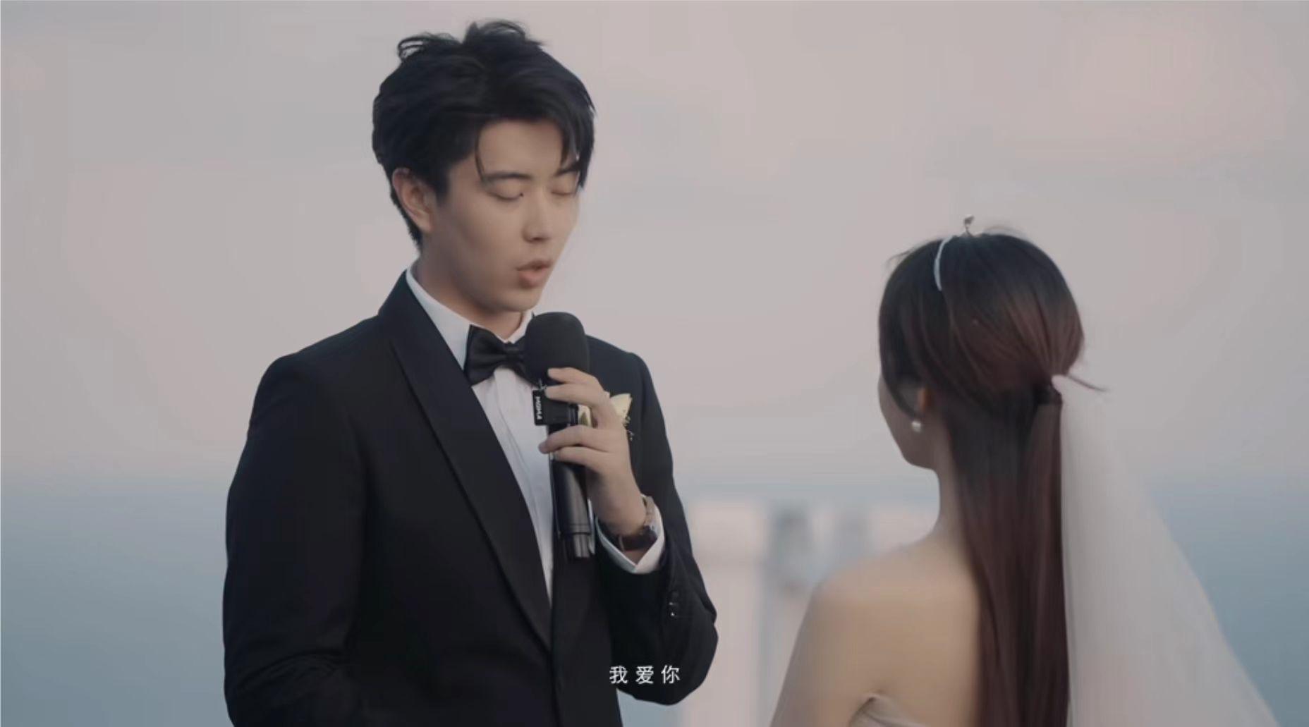 In 1998, actor Qin Niu Zhengwei agreed to his boyfriend's marriage proposal! Knowing each other ...