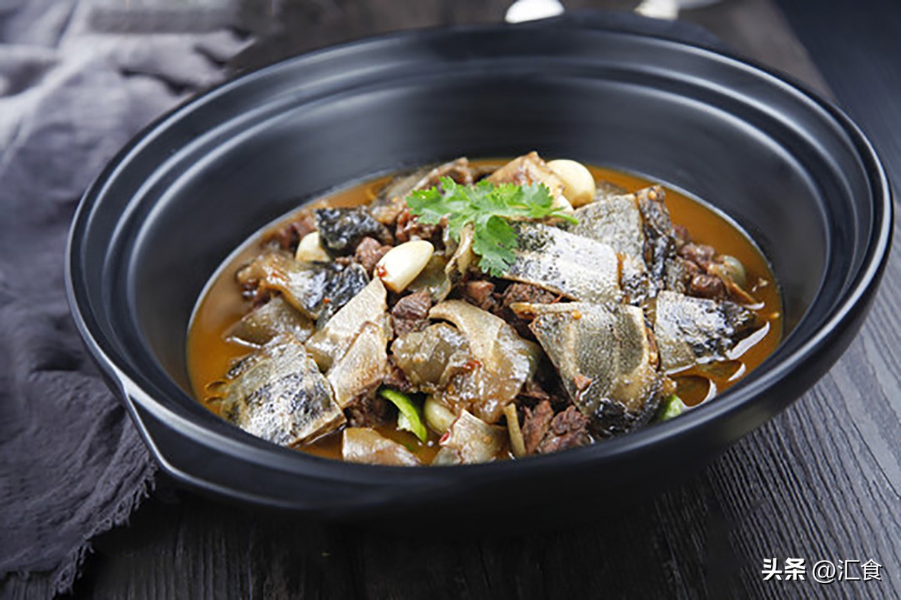 Soft-shelled turtle with yam, pork bone cuttlefish soup, scrambled eggs ...
