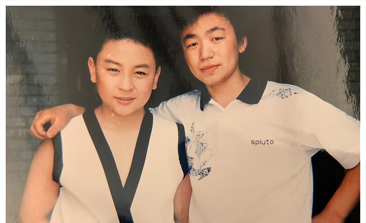 34-year-old Shi Xiaolong is on the hot search because of his life ...