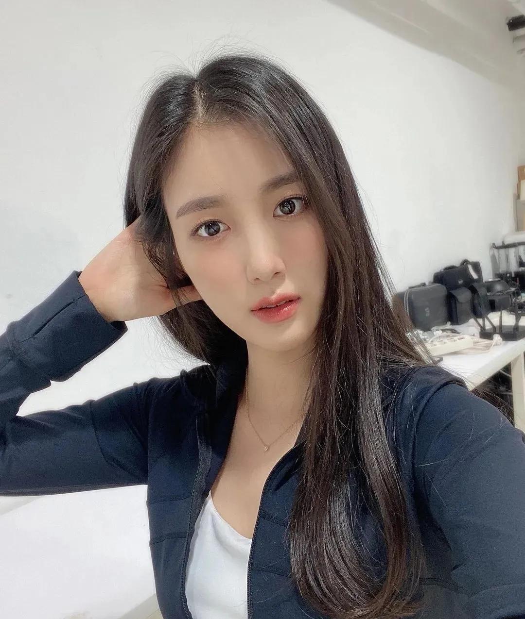 Korean beauty: Shin Ji Soo - iNEWS