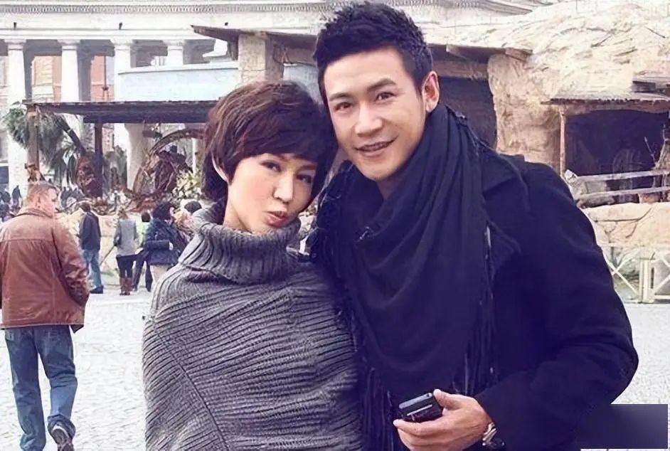 Lu Yi was her first love, Wang Zhiwen was her infatuation, and her rich ...
