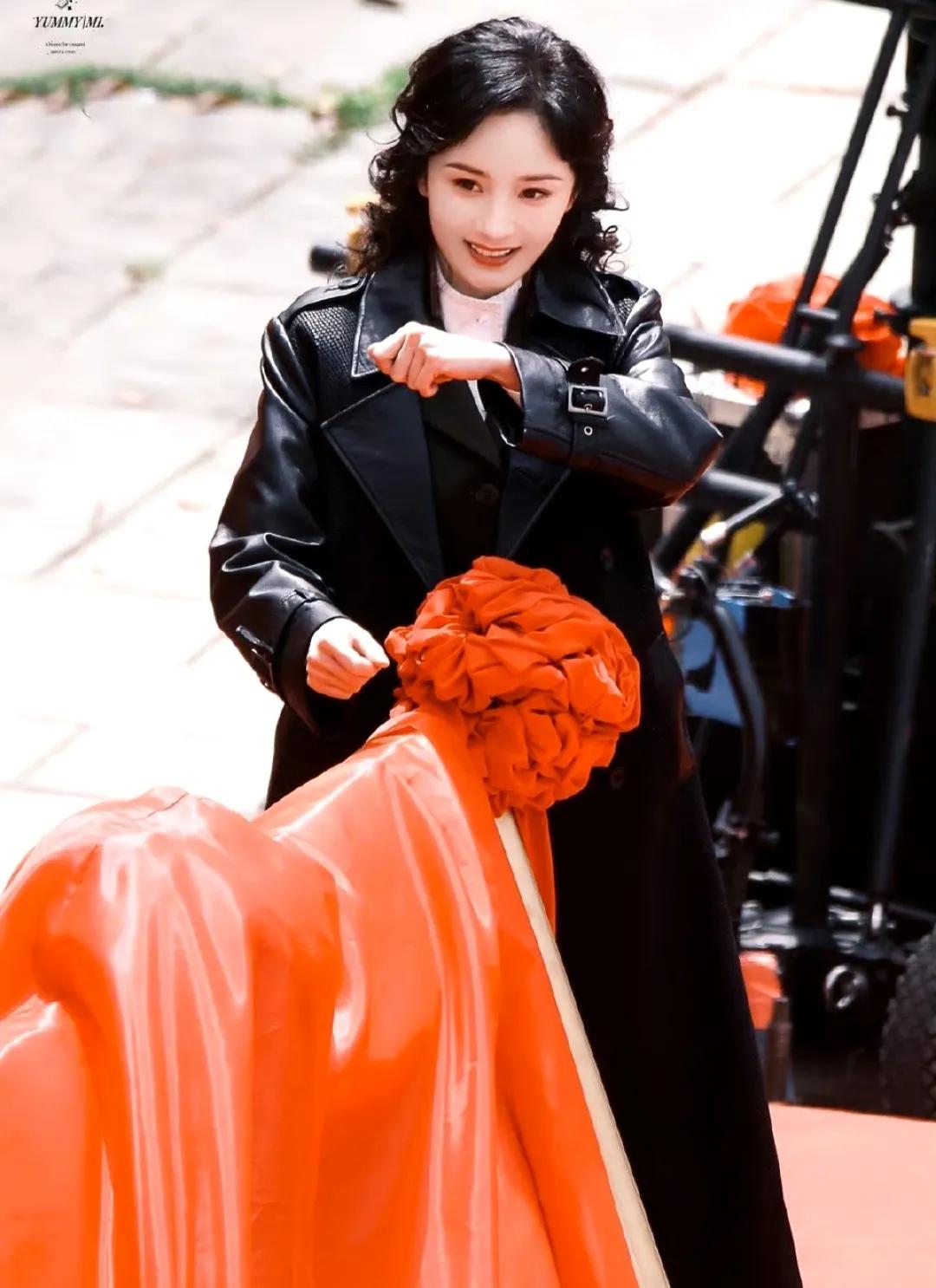 Yang Mi's new drama military uniform Reuters, uniform + cheongsam, is ...