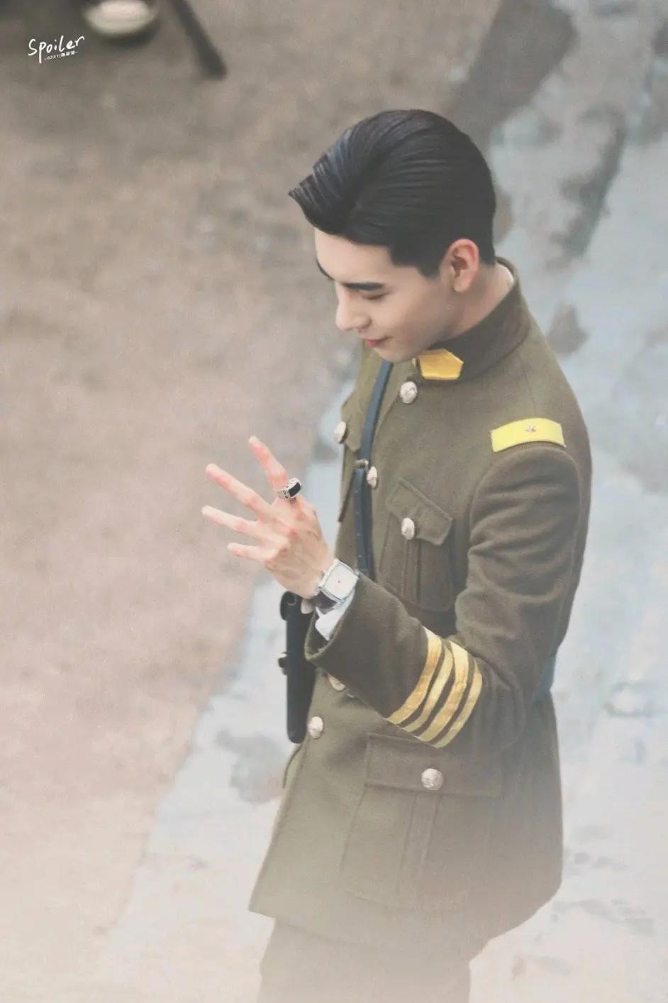 The most handsome actor in military uniform, please weld the military ...