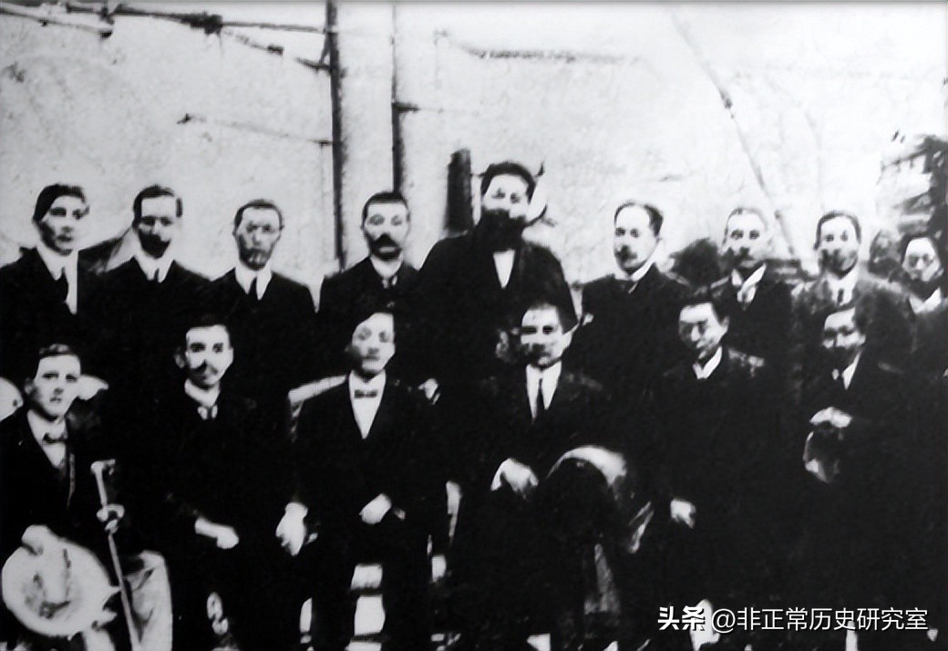 From full cooperation to complete rupture: Why did the first ...