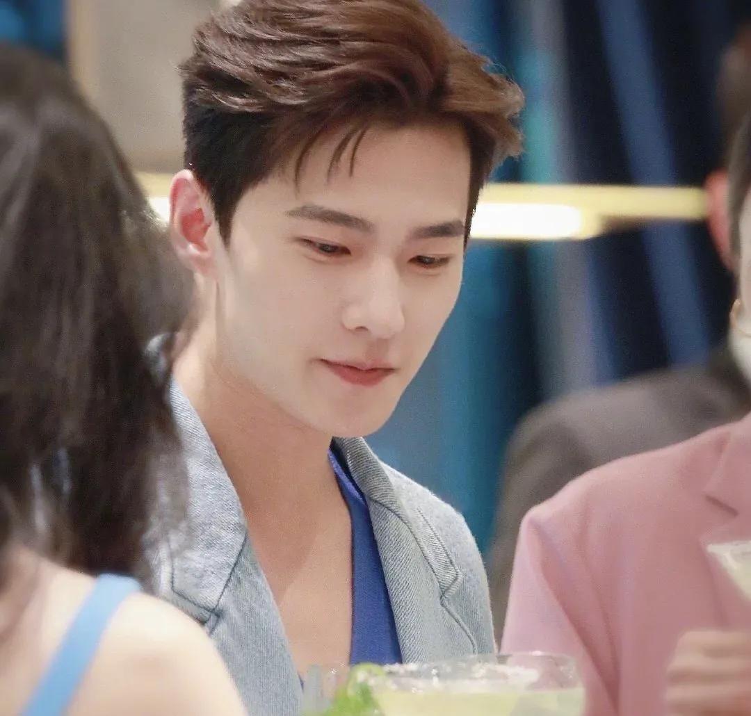 Little Gossip Yang Yang Wu Lei Hu Ge Cai Xukun Yang Zi Li Qinna Zha ...