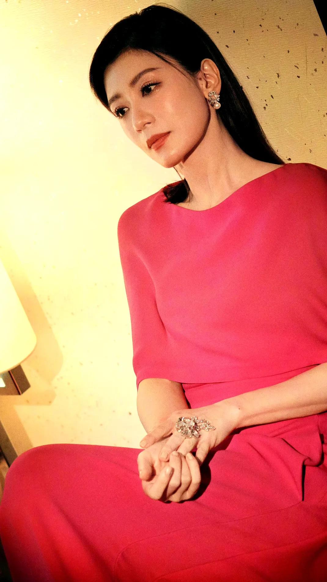 Alyssa Chia 230701 Exquisite Atlas Pink Lady - iNEWS