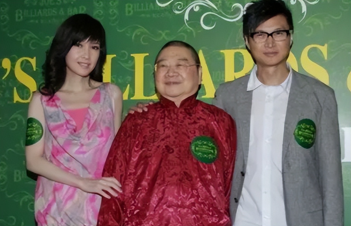 55-year-old Zhou Huimin: She still looks like an 18-year-old girl, in ...