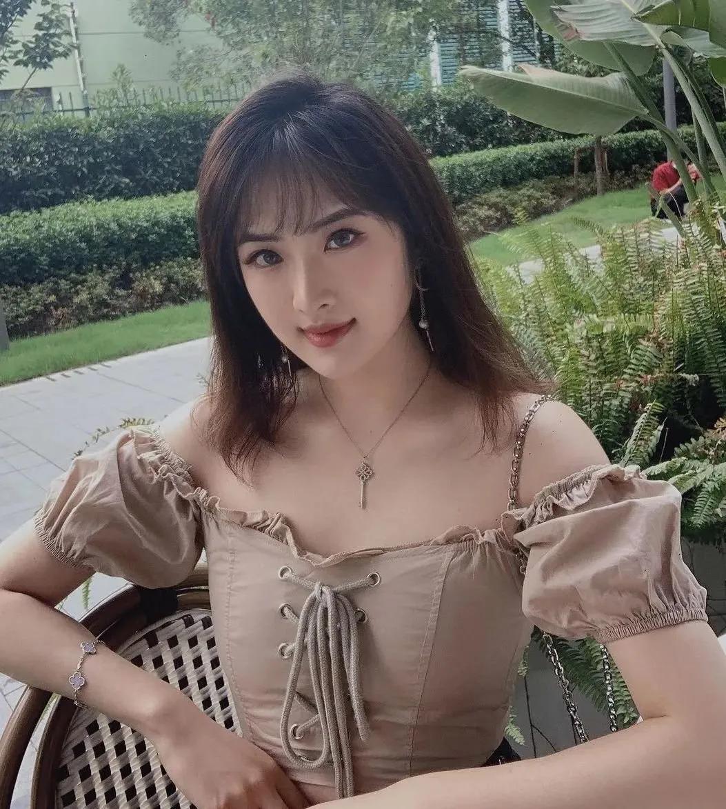 Why did He Youjun marry Xi Mengyao?Instead of the Huawei daughter Yao Anna who is too fancy ...