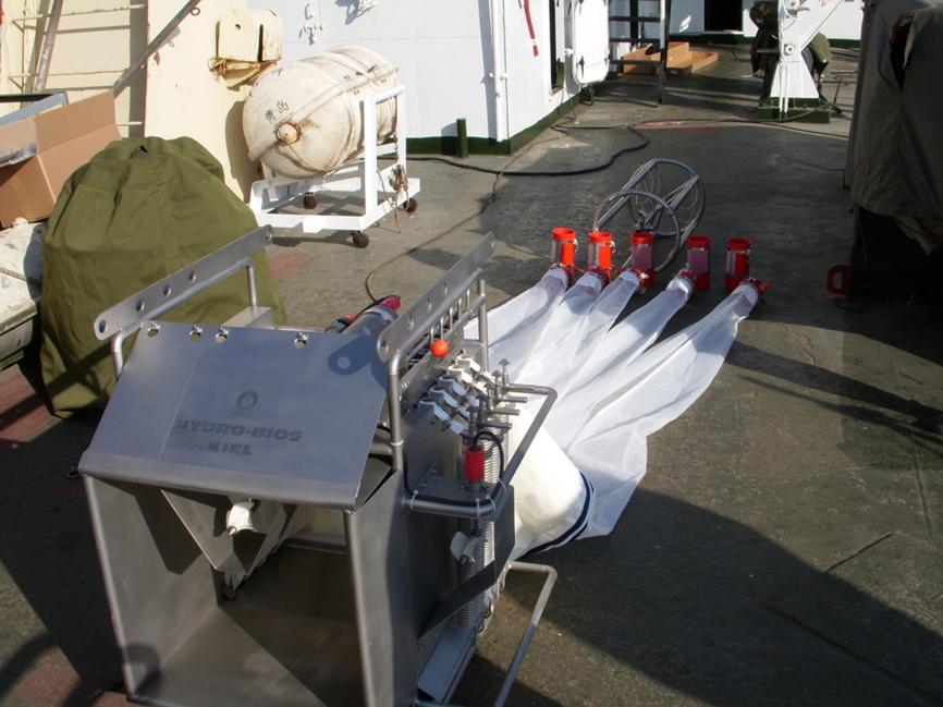 Multiple plankton stratified sampling network on scientific research ...