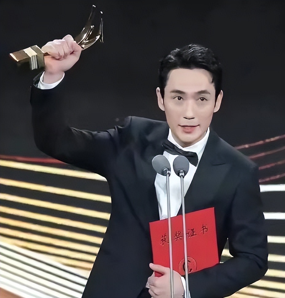 Zhu Yilong won the Golden Rooster Award for Best Actor, and Chen ...