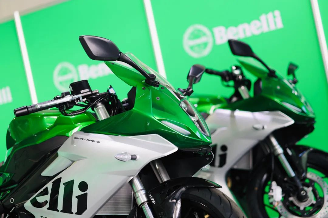 Tao Ge explores the store: Benelli Tornado 252R static evaluation of ...