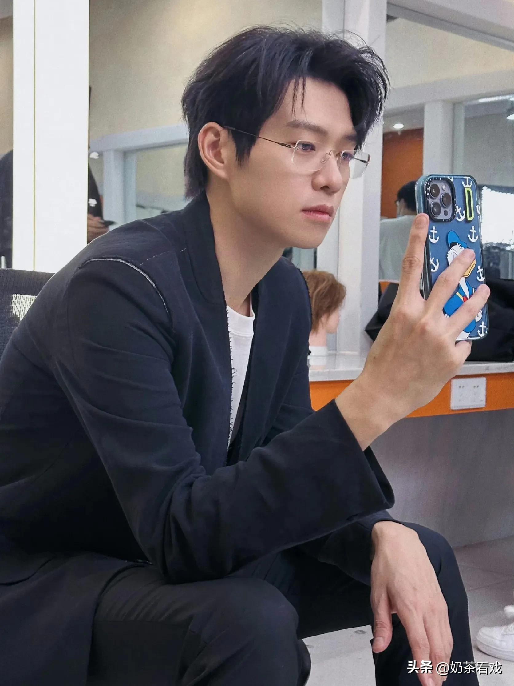 What is the charm? Wei Daxun's new drama "Bouquet of Flowers" has ...