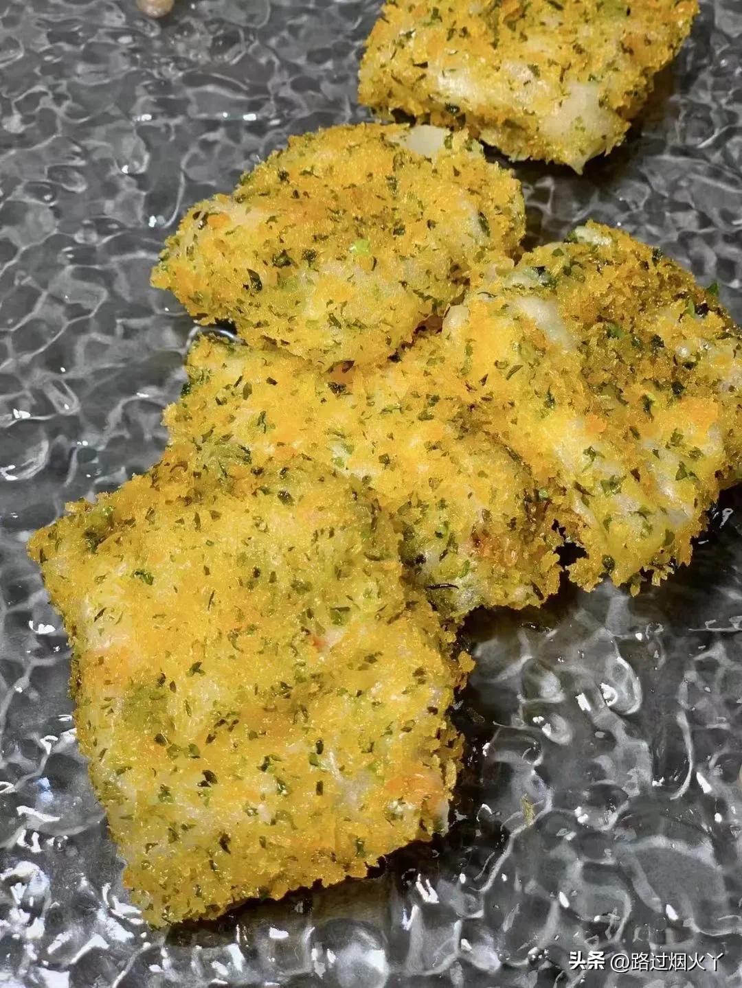 The seaweed shrimp cake that can be brushed, comes with a rich and ...