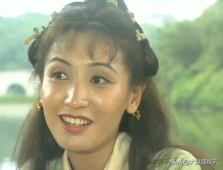 It is also playing "Wen Qingqing", putting Huang Shengyi and the other ...