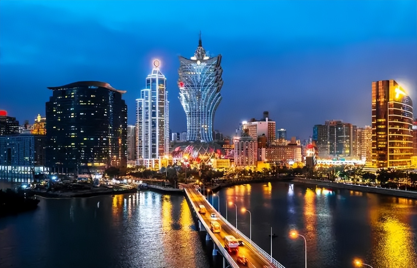 What are the similarities and differences between Macau and Monaco? - iNEWS