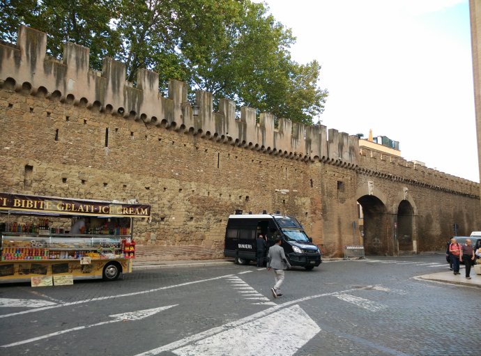 A brief analysis of the development and significance of Italian city ...