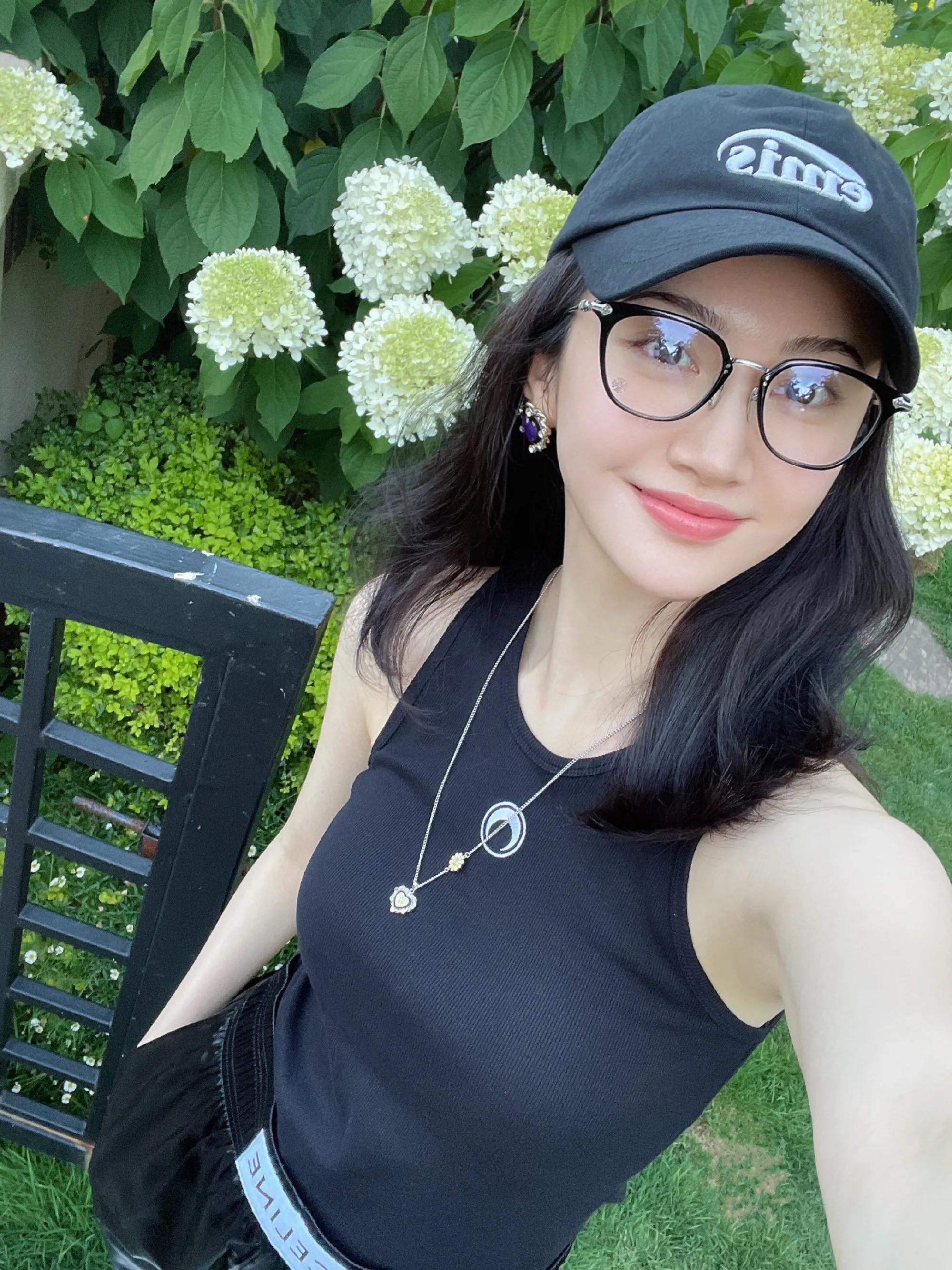 Jing Tian ~ Summer Sweetheart - iNEWS