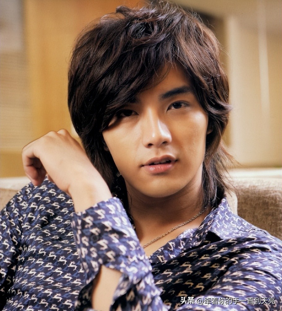 He Junxiang's character design collapsed! In addition to kissing the girl in the hotel, beating ...