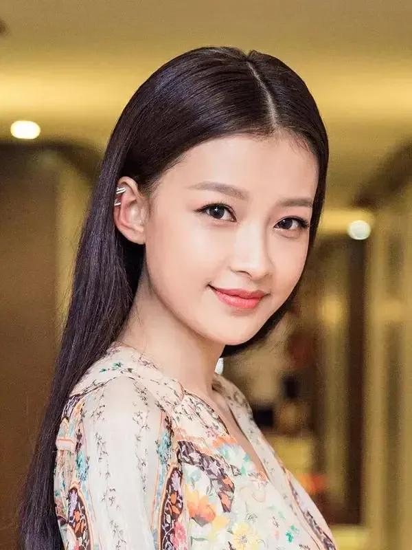 Confident and sweet Sun Yi - iMedia