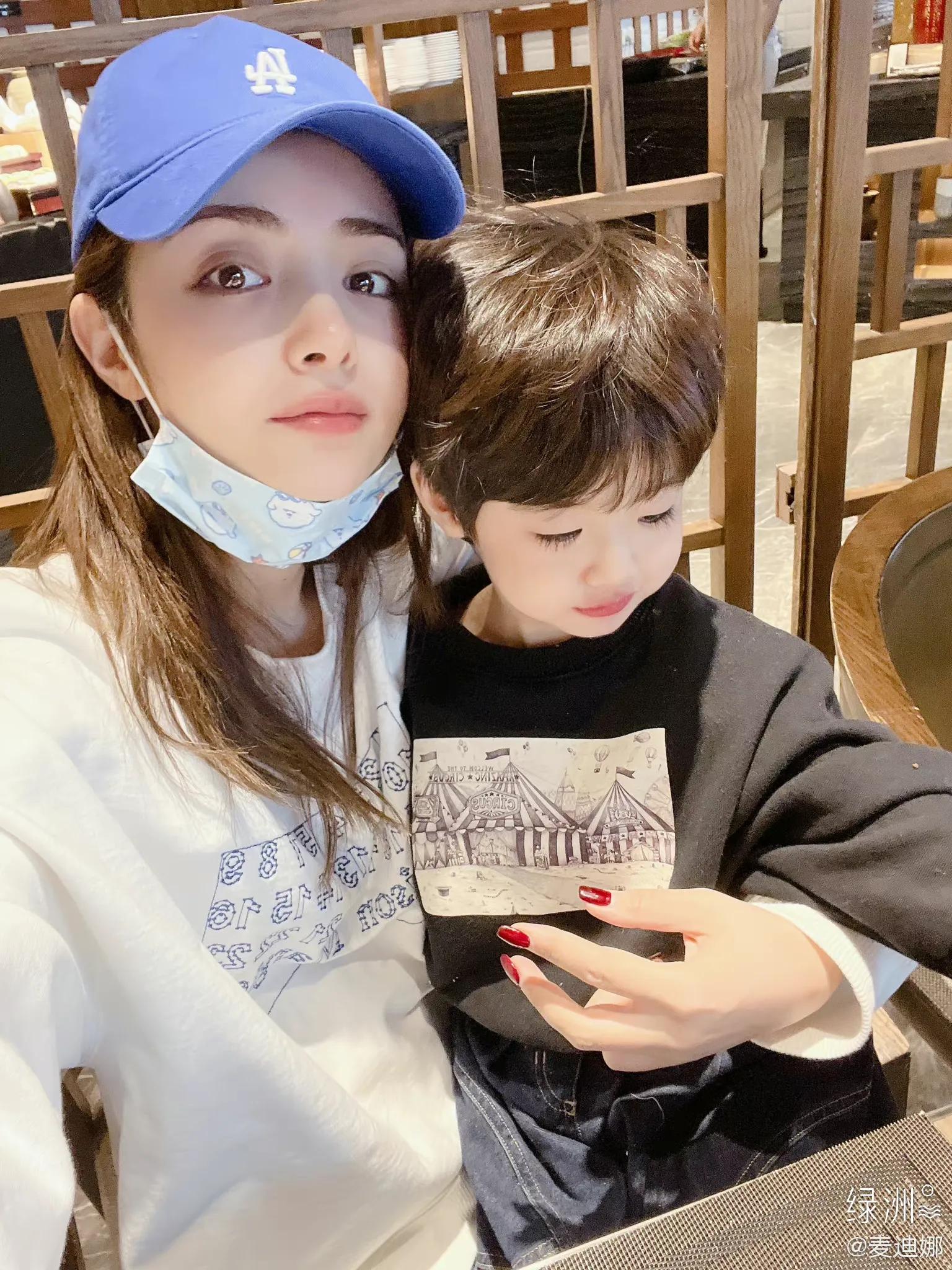 Medina Jiang Chao's husband and wife look, the family's good looks can ...