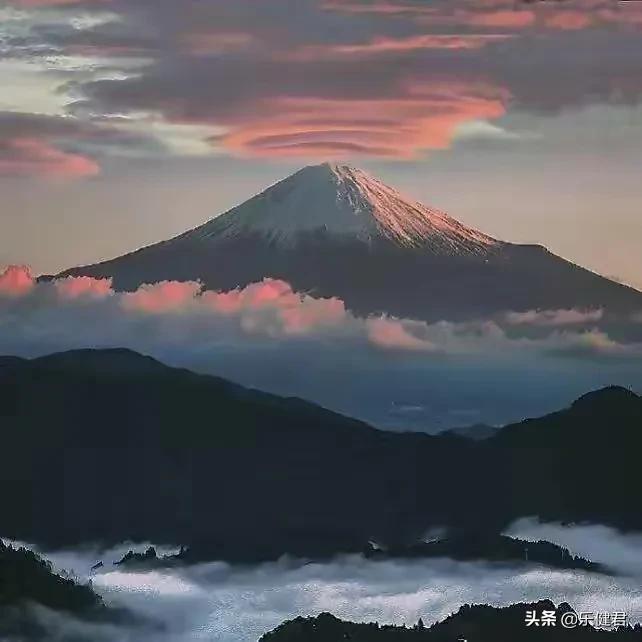 Mount Fuji, a fickle horror "Holy Land" - iNEWS