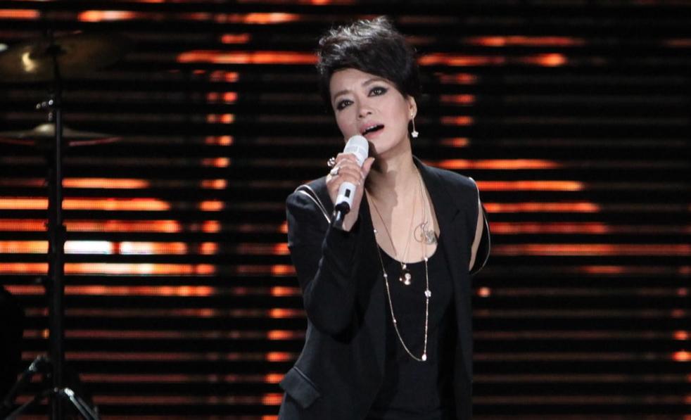 Mao Amin: Queen of the music world! Dominating "Shanghai Bund" amazed ...