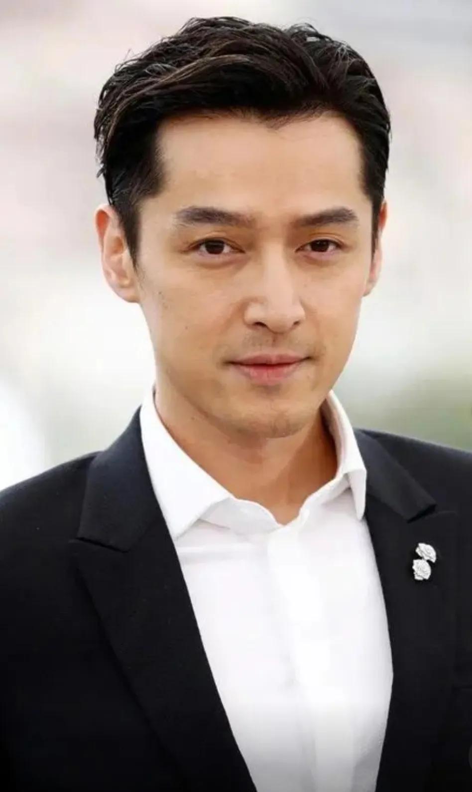 Hu Ge announces that he is a father, and he publishes a message to ...