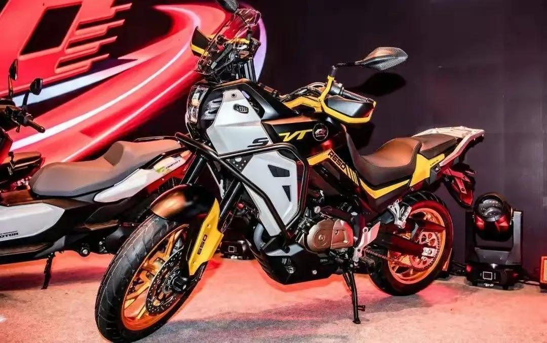 The new motorcycle travel artifact, the first V-shaped twin-cylinder ...