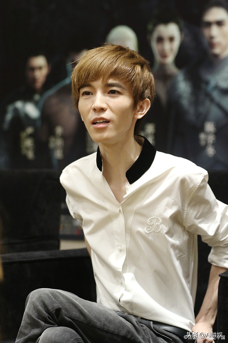 Guo Jingming took a photo with Yu Shuxin's character in the editing ...