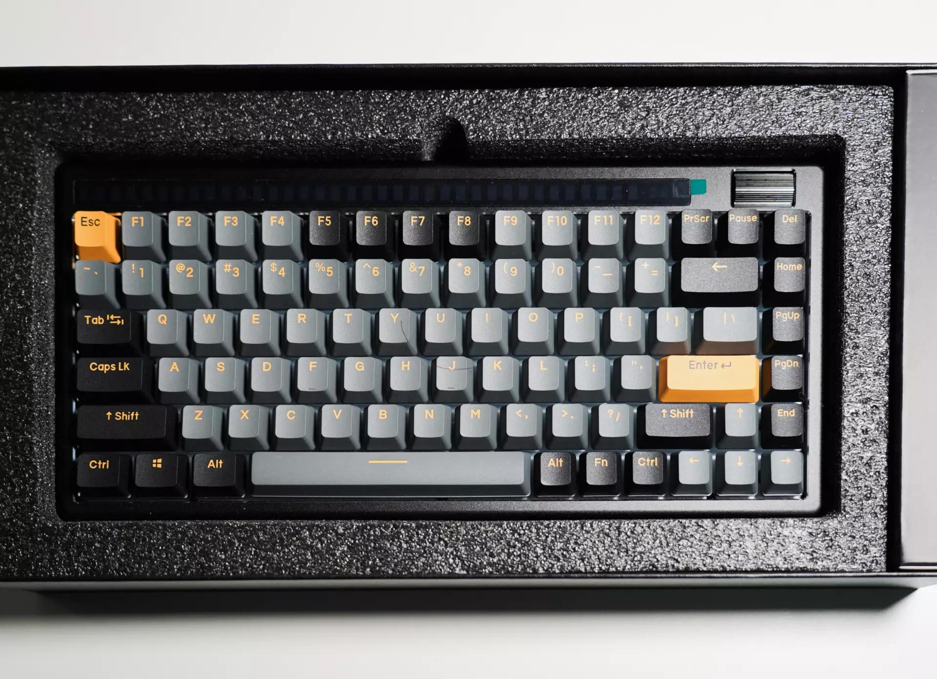 Miss Double Eleven, Double Twelve table match is perfect, Dareu A84 Pro ...