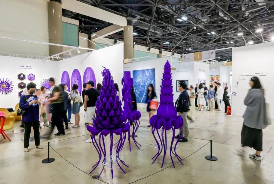 In June, the re-launched JINGART art exhibition in Beijing - iNEWS