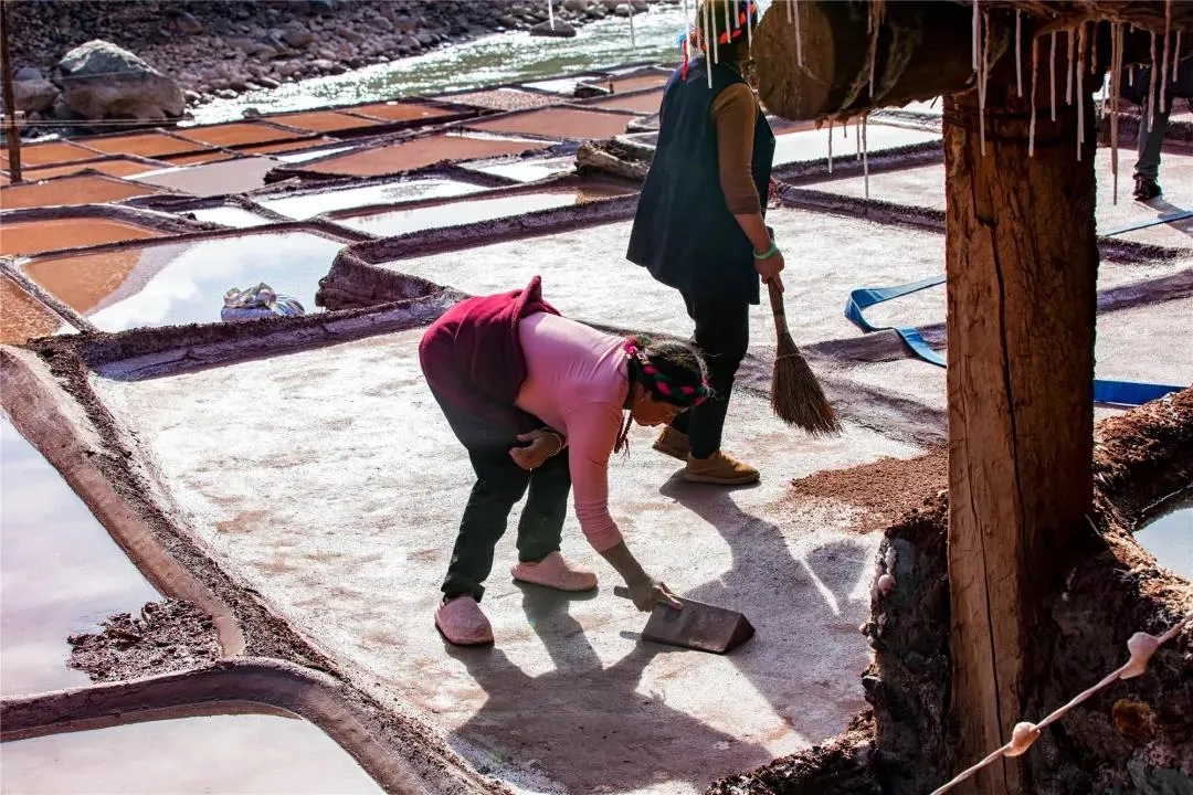 A thousand-year-old salt field in Mangkang, Tibet, a world cultural ...