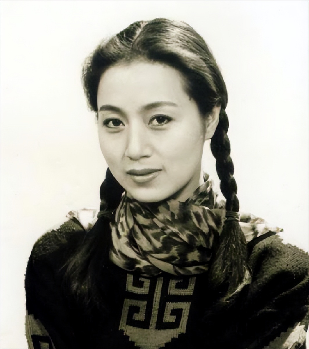 Huangmei Opera "Five Golden Flowers": 4 people have no children and 1 ...
