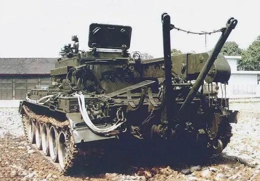 U.S. aids Ukrainian AVLB tank bridge vehicle for the first time - iMedia