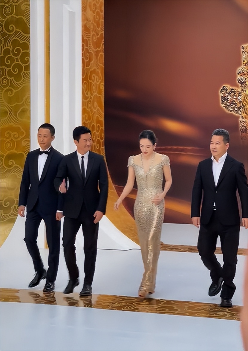 Zhang Ziyi appeared on the red carpet of Huabiao Awards, Wu Jing ...