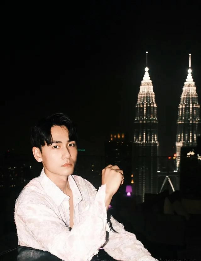 Xie Yuwang is a handsome and handsome short drama hero, with good looks and acting skills! - iNEWS