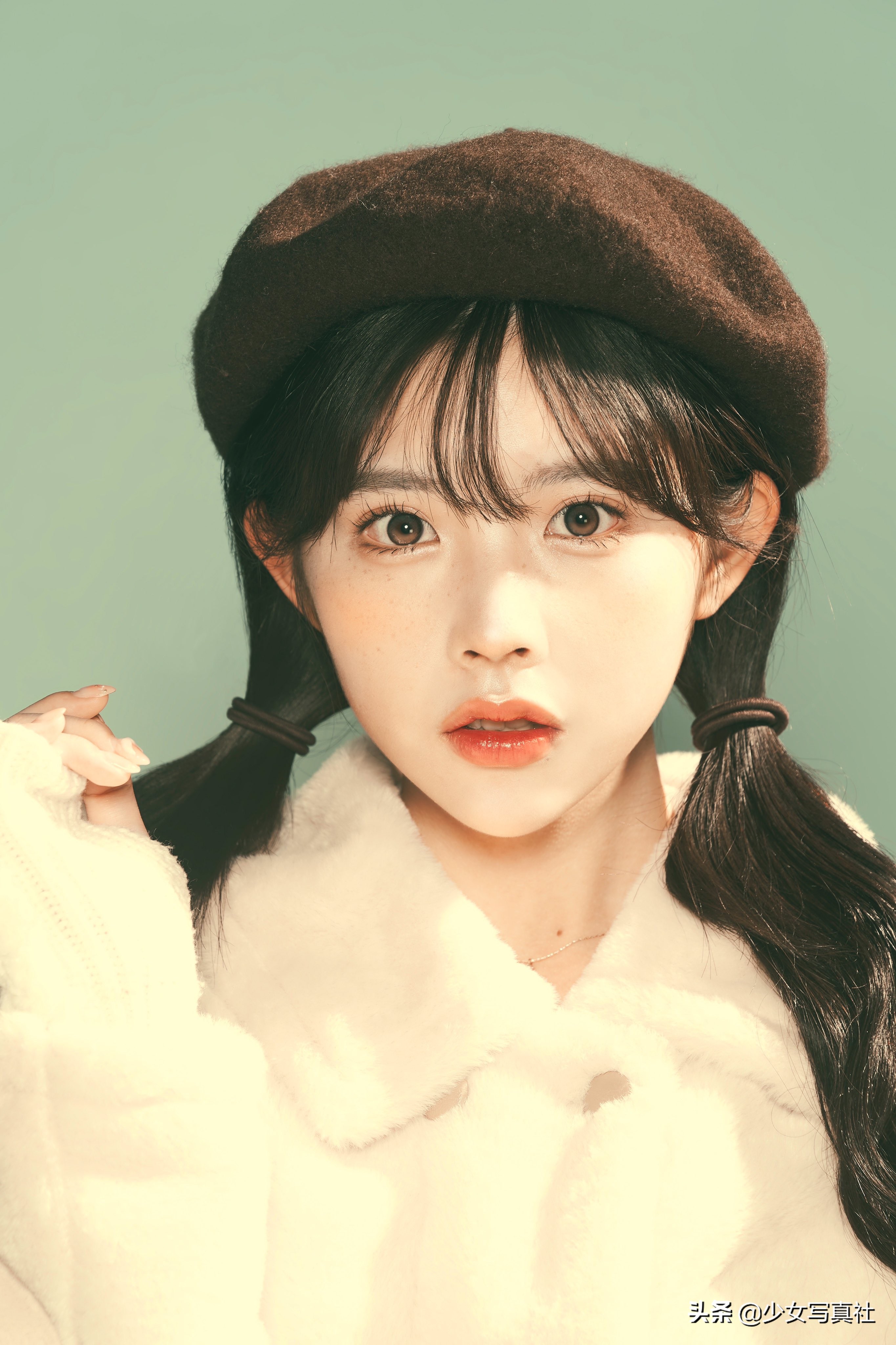 Girls Photo Club: Japanese girls with double ponytails - iNEWS