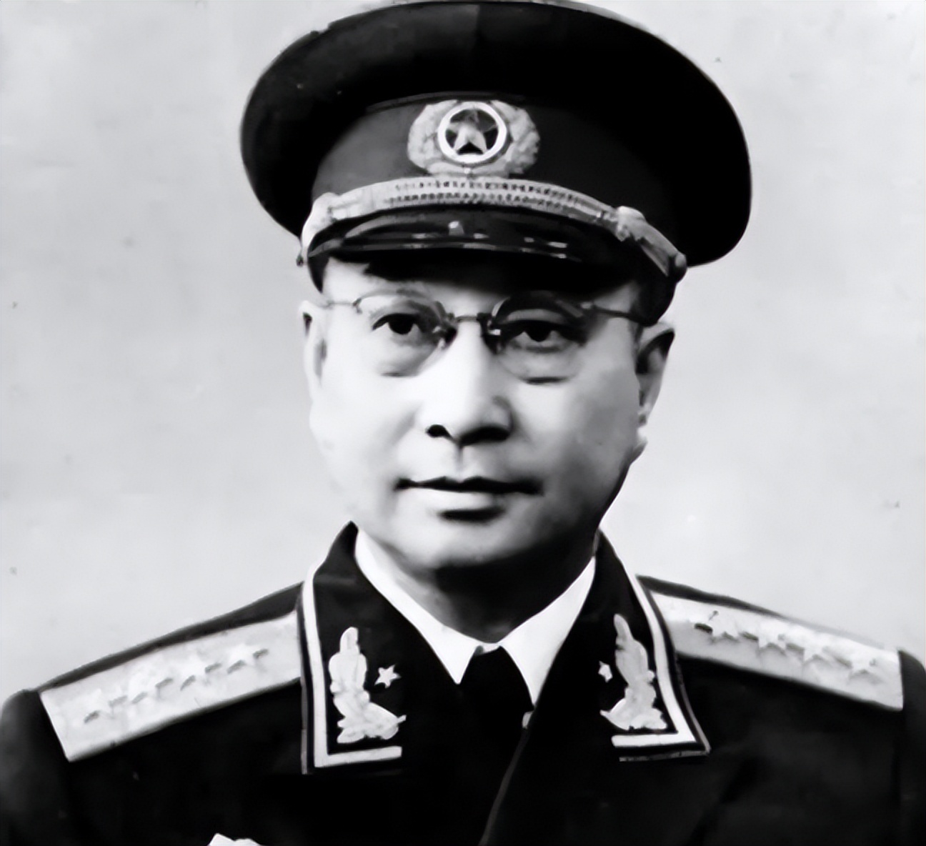 In 1956, Chen Geng took a young man to Zhongnanhai and met Zhou Enlai ...
