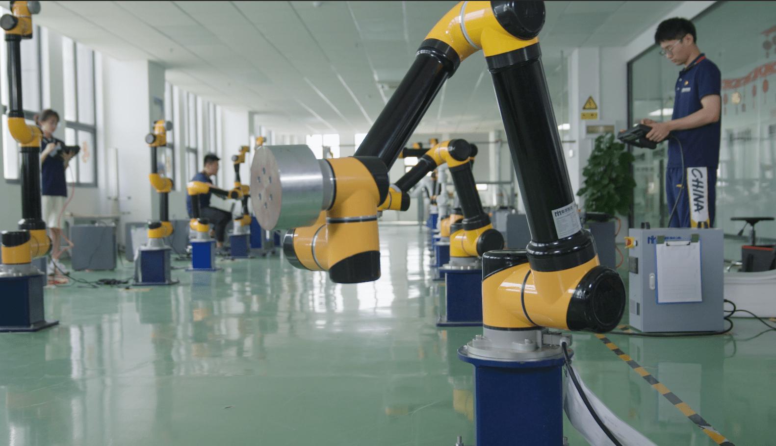 Collaborative robots expand the attributes of "human" in the ...