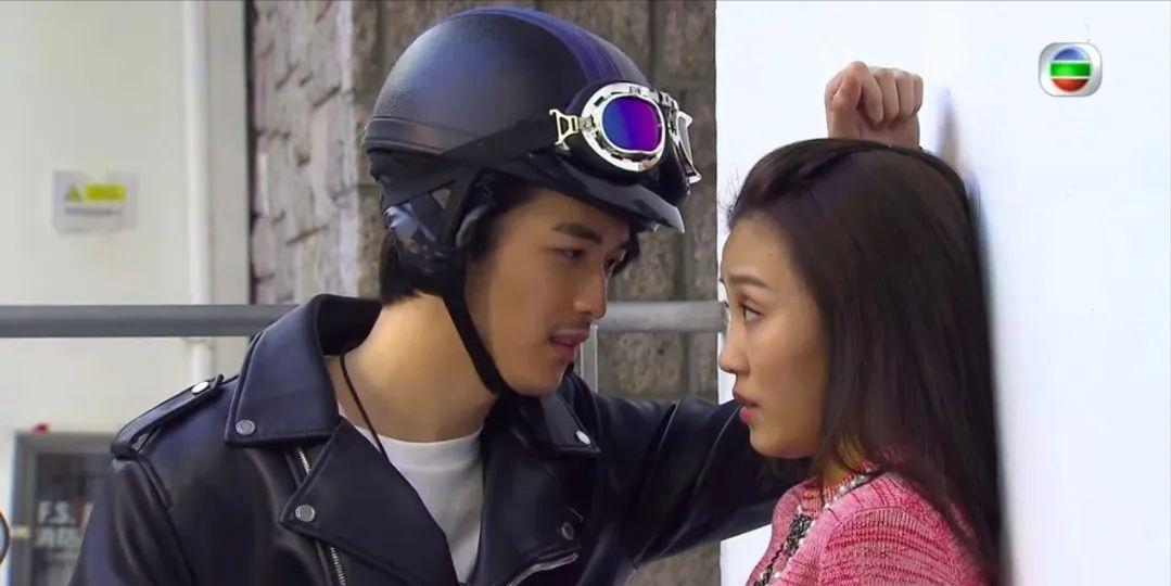 The three generations of TVB stars were named and praised for their good shows. They worked hard ...