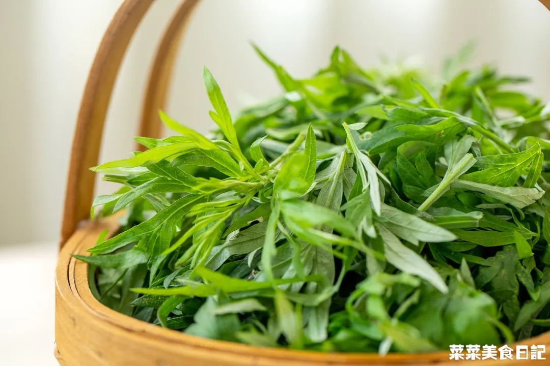 The first bowl of sweet water in spring is so delicious that it brings ...