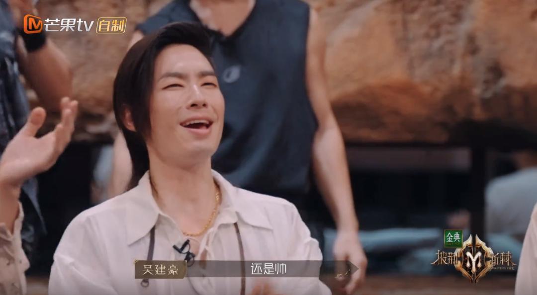 The 60-year-old Du Dewei has become popular again after playing all his ...