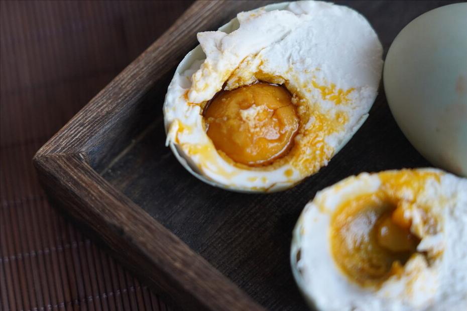 Pickled salted duck eggs, no yellow mud or salt water, share the secret ...