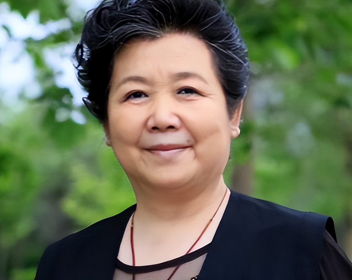 Li Wenling: I have been in love with my first love for 53 years. - iNEWS